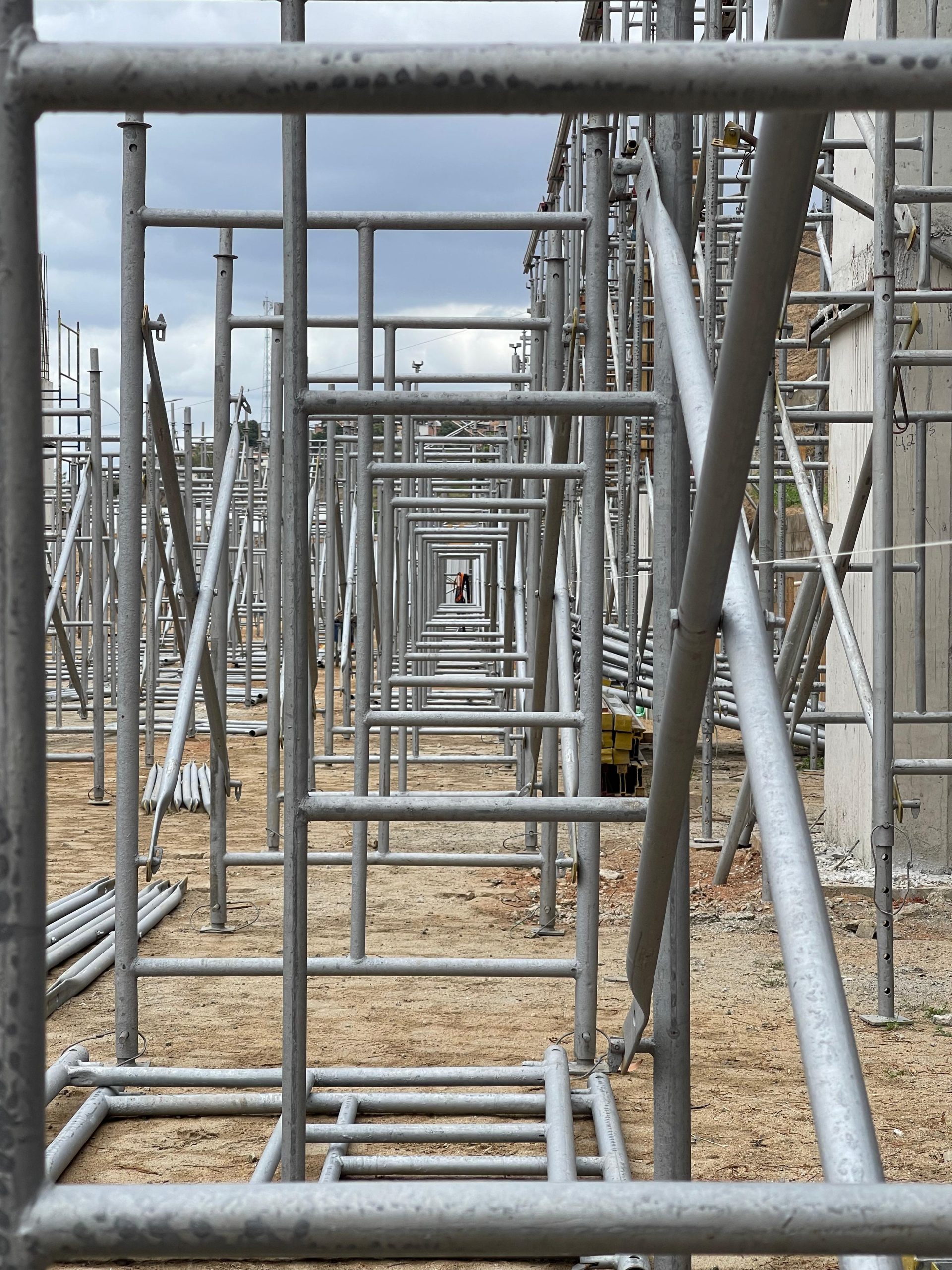 Escoramento Metálico - SH Locação e Venda de Formas para Concreto ...