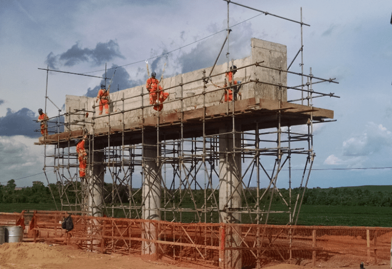 Escoramento de Vigas - SH Locação e Venda de Formas para Concreto ...